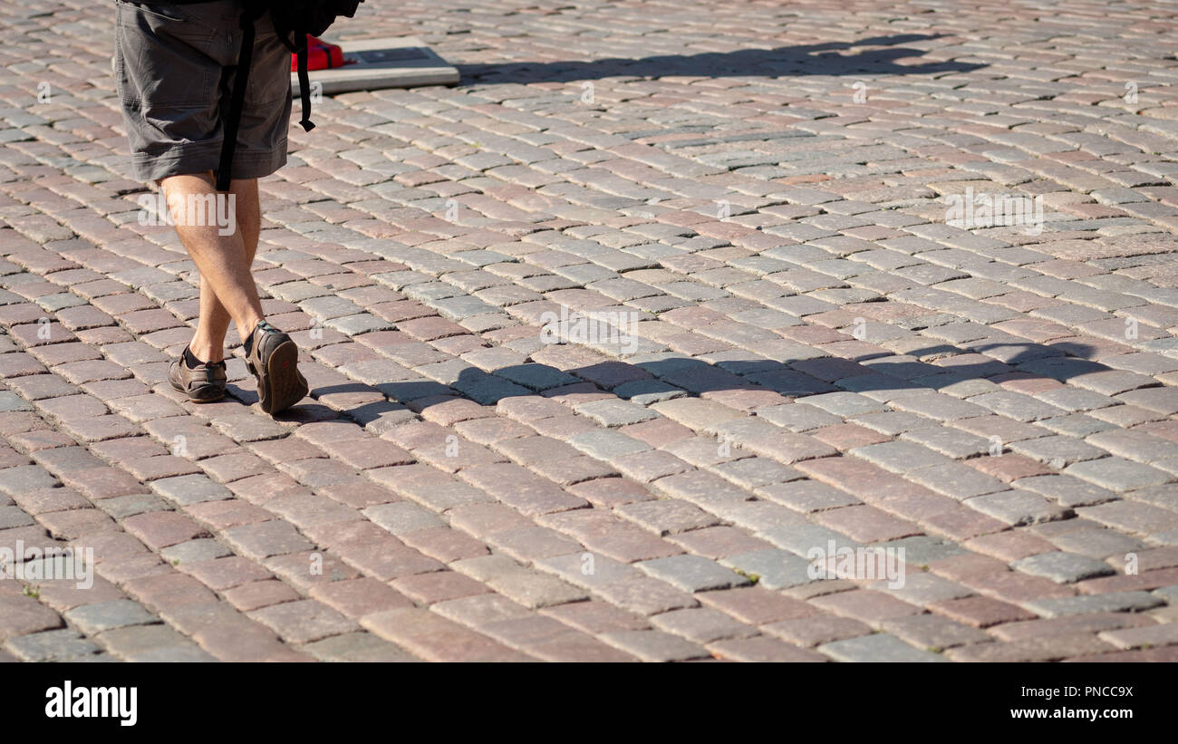 Man walking woman along pavement hi-res stock photography and images ...