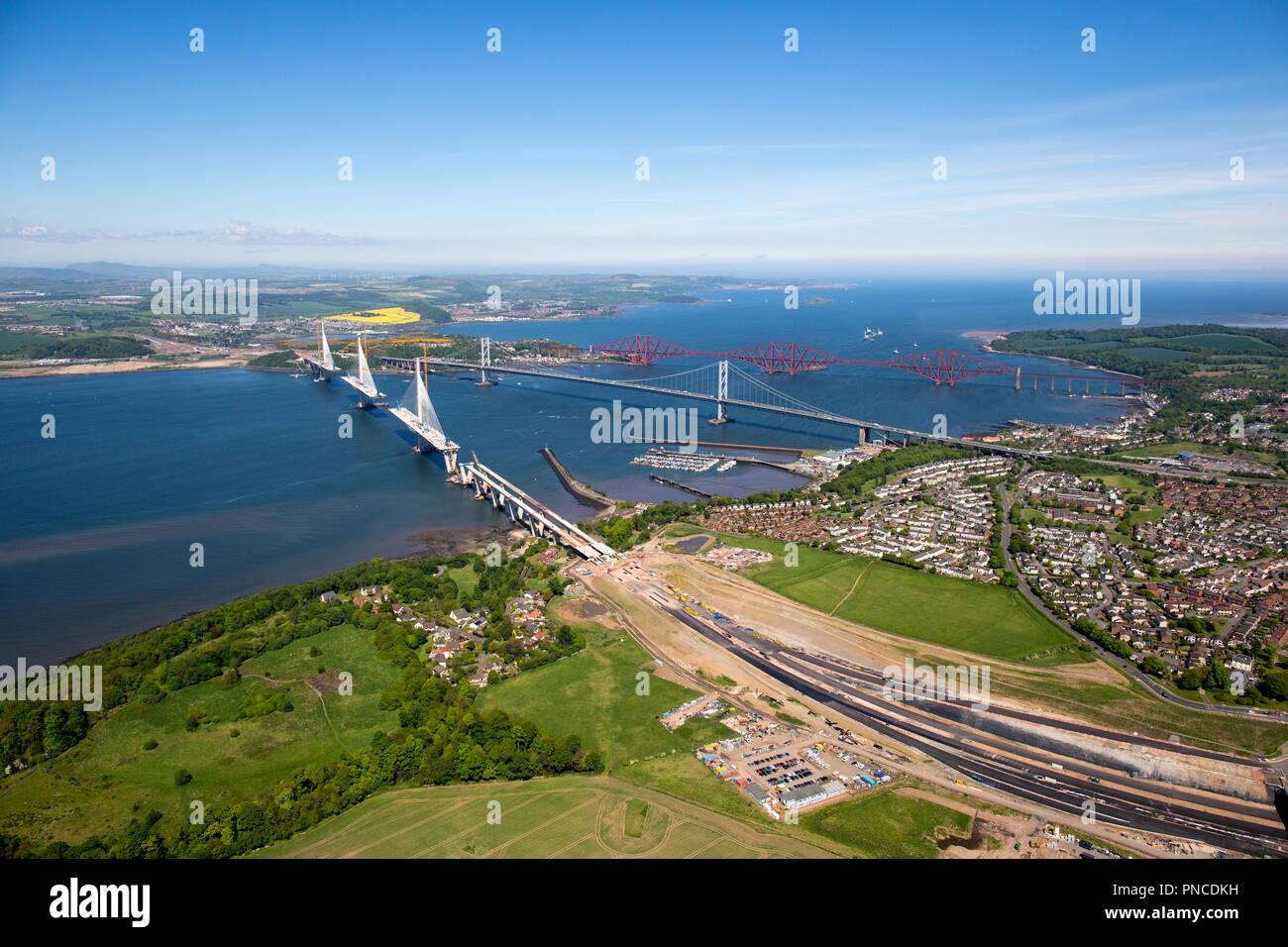 Bridge building over the Firth of Forth, Scotland Stock Photo - Alamy