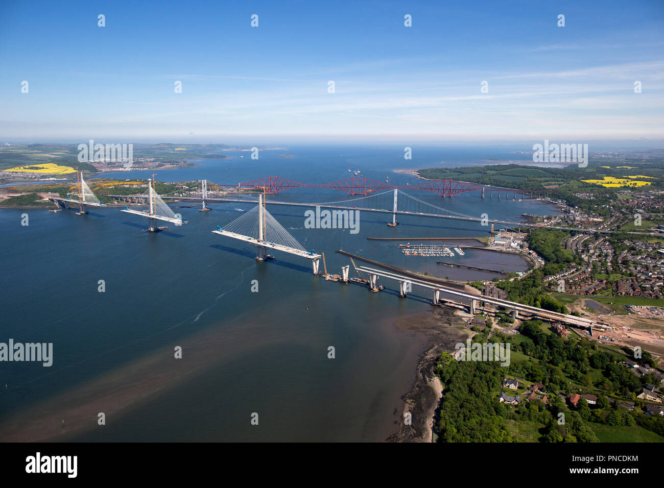 Bridge building over the Firth of Forth, Scotland Stock Photo - Alamy
