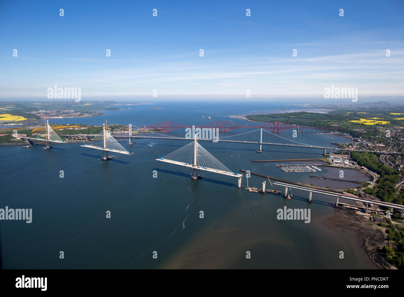 Bridge building over the Firth of Forth, Scotland Stock Photo - Alamy