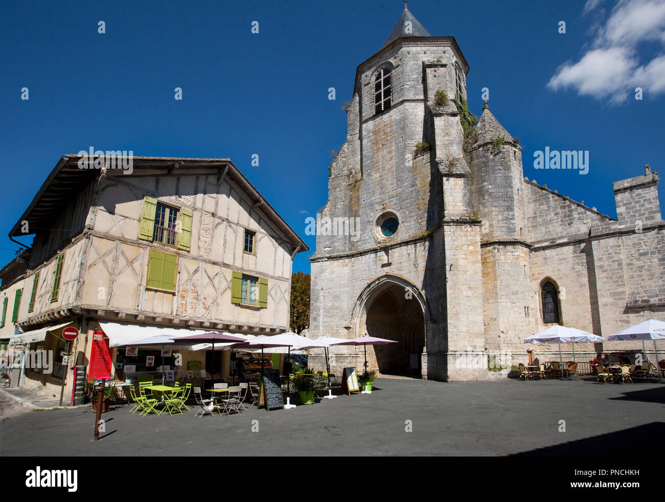 Issigeac market hi-res stock photography and images - Alamy