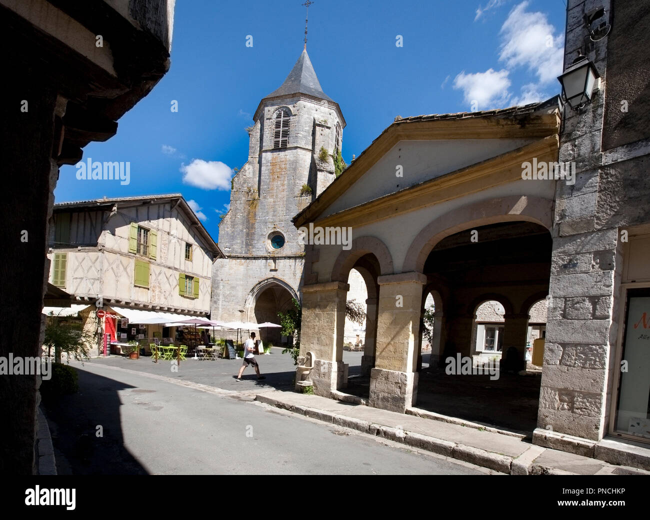 Issigeac market hi-res stock photography and images - Alamy