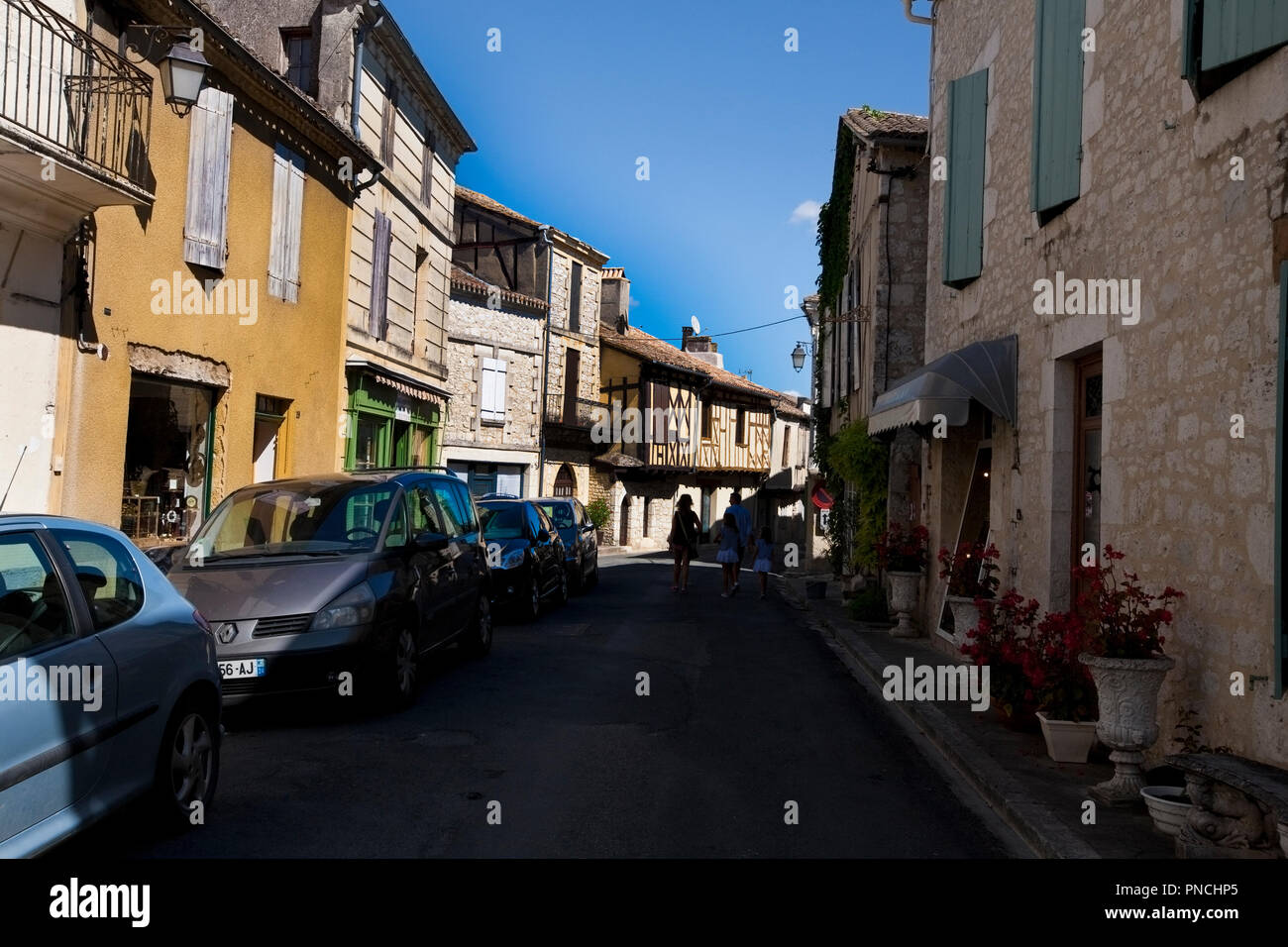 Issigeac market hi-res stock photography and images - Alamy