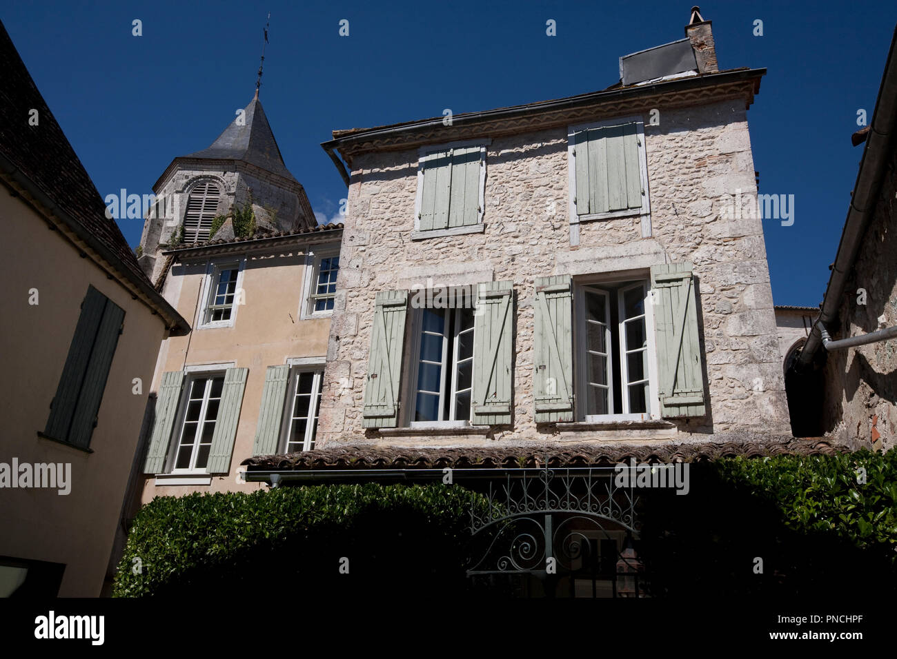 Issigeac market hi-res stock photography and images - Alamy