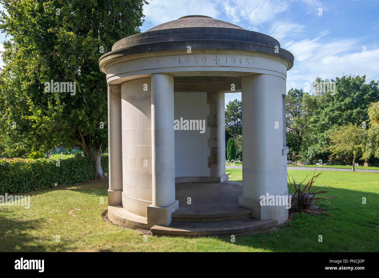 Commonwealth War Graves Commission, Tempietto at the CWGC Graveyard ...