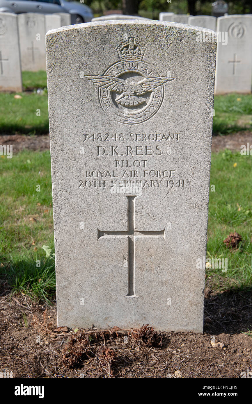 Commonwealth War Graves Commission Grave of David Keith Rees of the ...