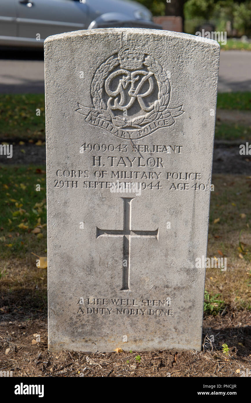 Commonwealth War Graves Commission Grave of Harry Taylor of the Corps ...