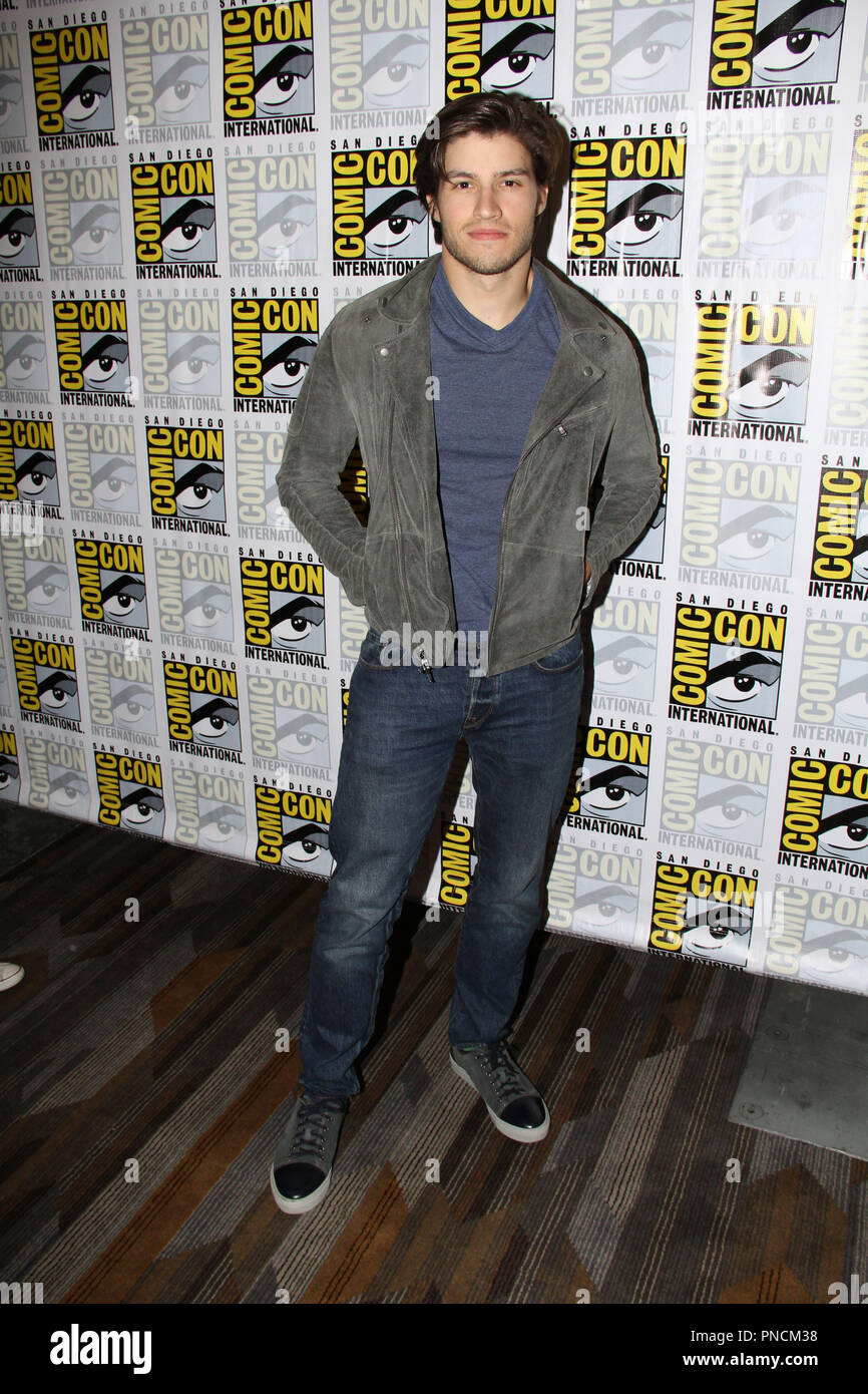 Krypton comic hi-res stock photography and images - Alamy