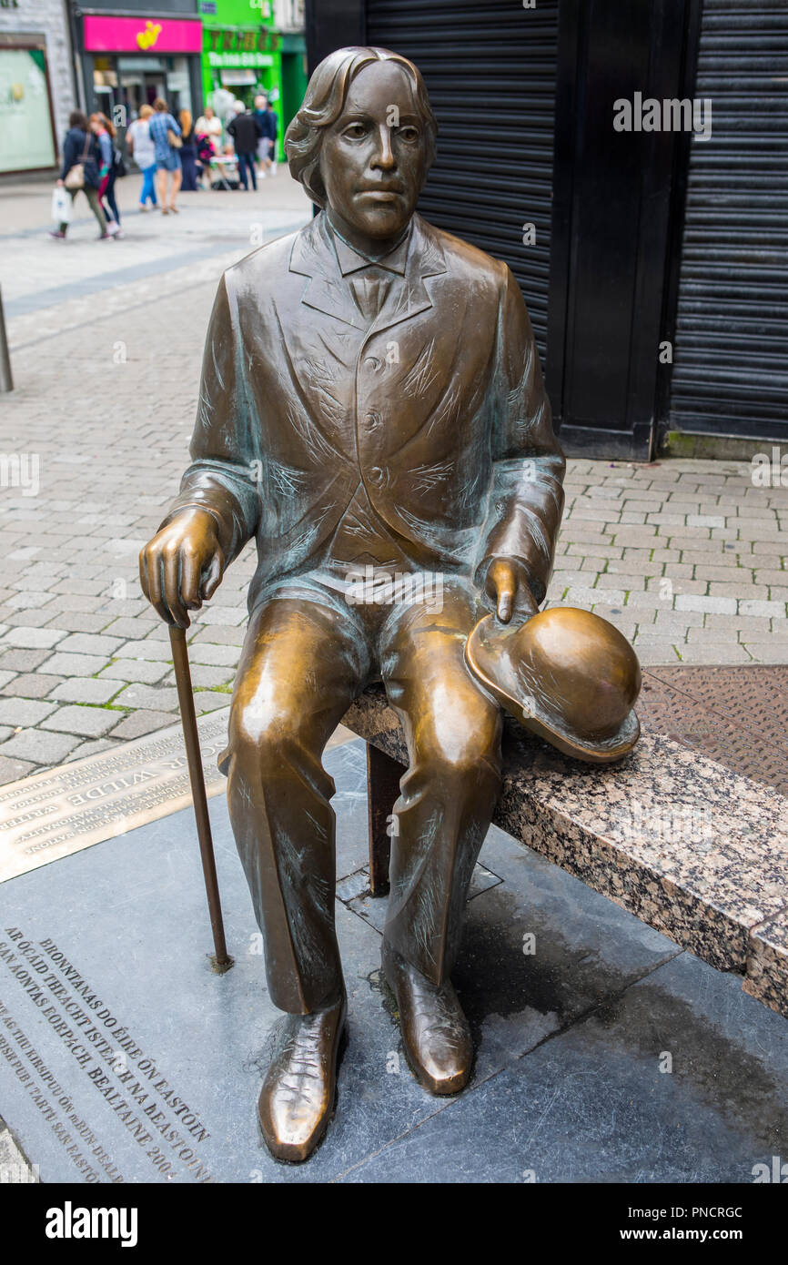 Ireland galway statue oscar wilde hi-res stock photography and images ...