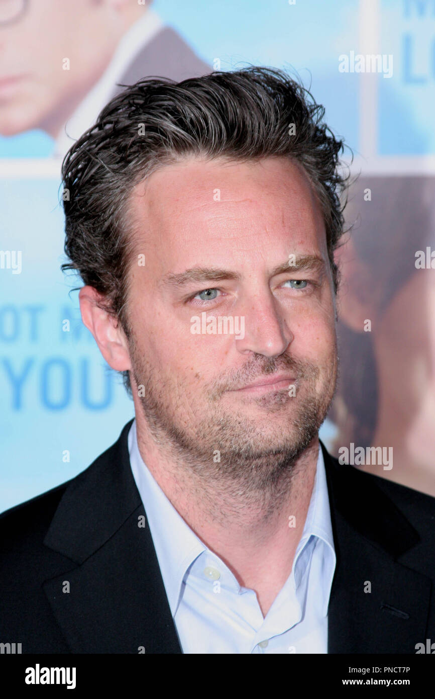 Matthew Perry at the Warner Bros. Premiere of The Invention of Lying ...