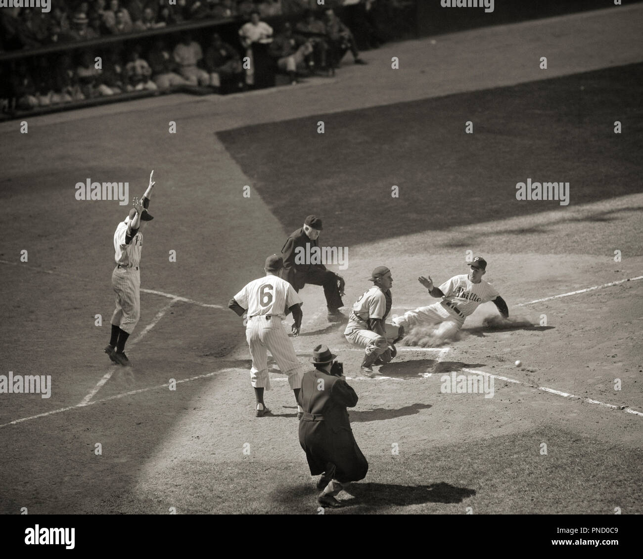 Baseball man 1950 hi-res stock photography and images - Alamy