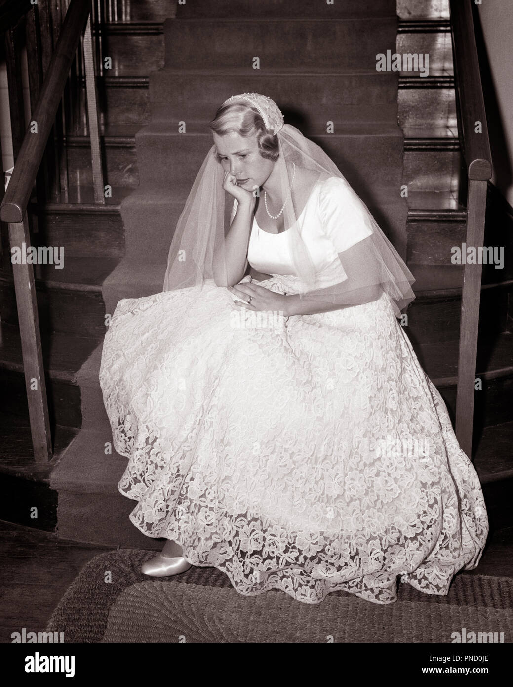 Sad woman 1950s hi-res stock photography and images - Alamy