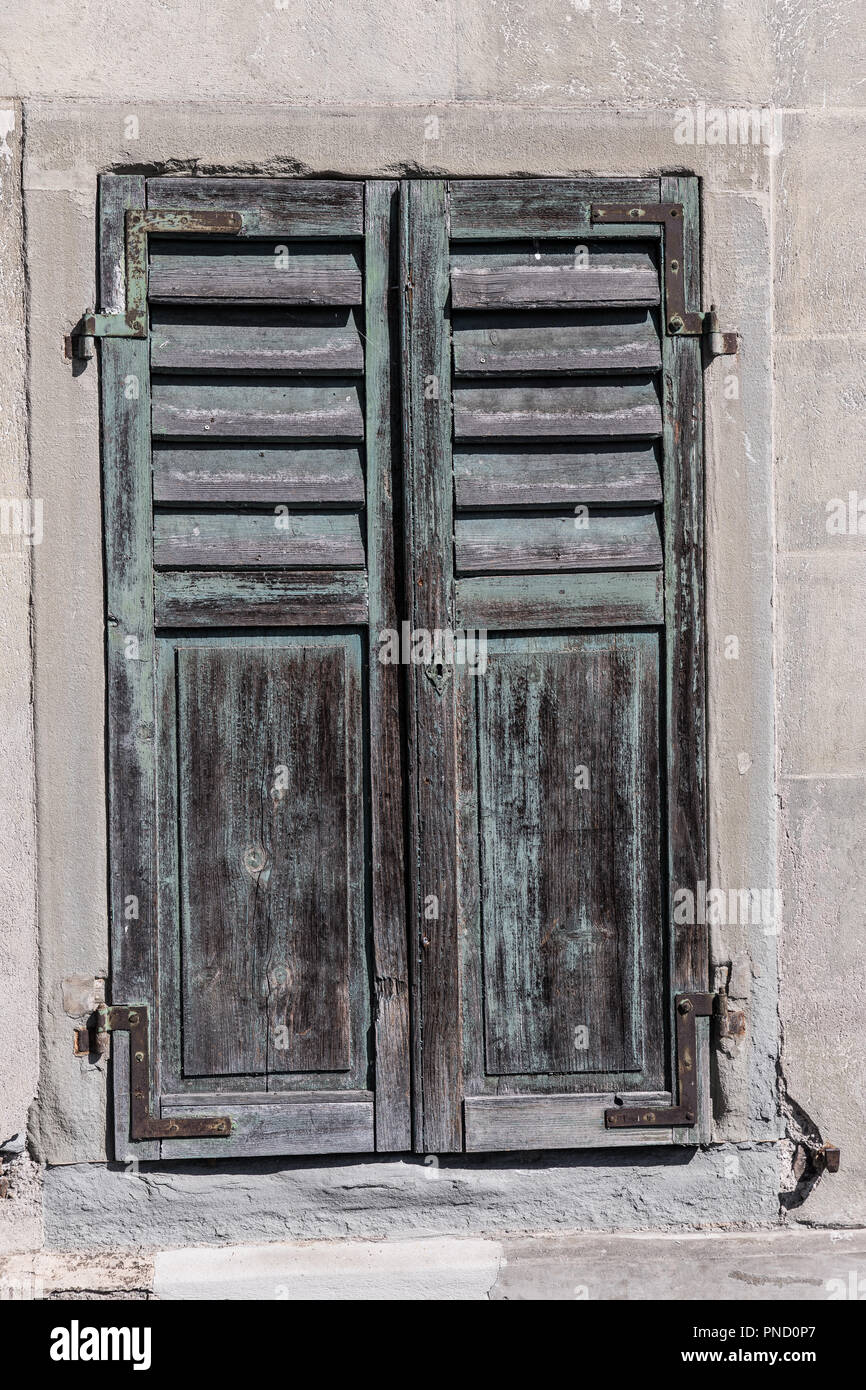 Old blinds hi-res stock photography and images - Alamy