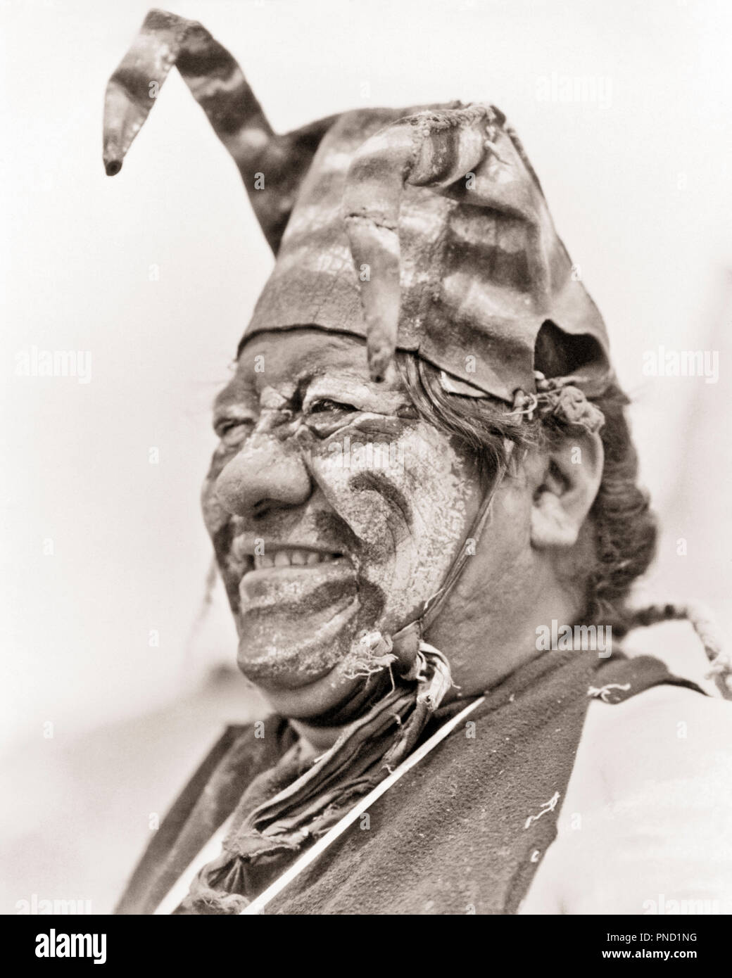 Clown portrait 1930s hi-res stock photography and images - Alamy