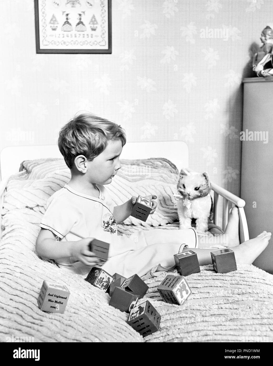 Baby boys 1940s hi-res stock photography and images - Alamy