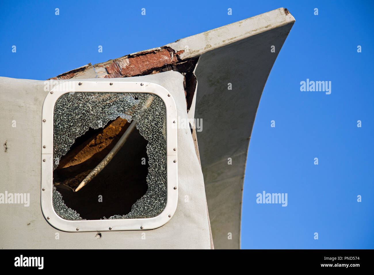 Smashed boat hi-res stock photography and images - Alamy