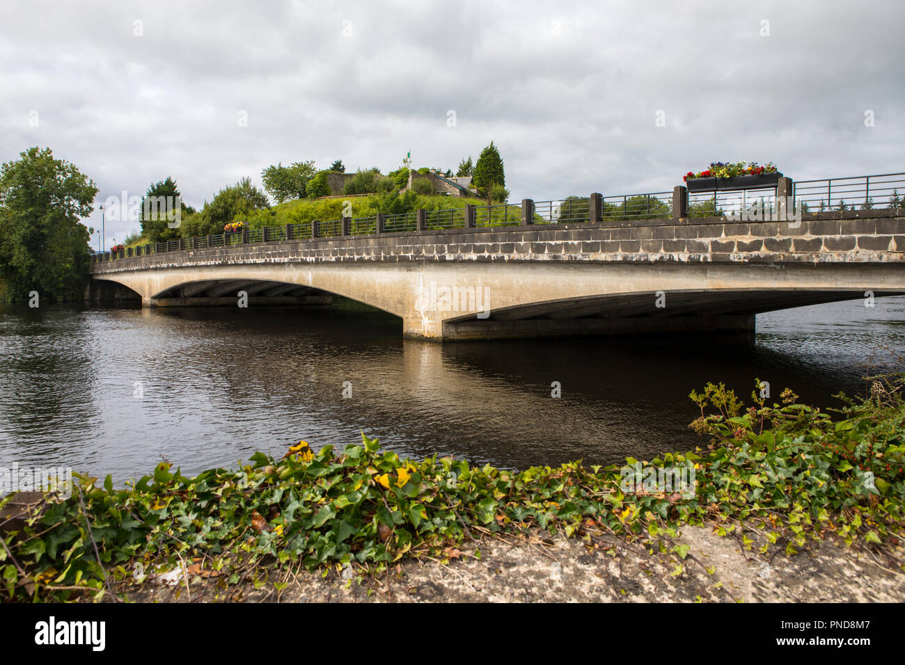 The Belleek Bridge that links Northern Ireland to the Republic of ...