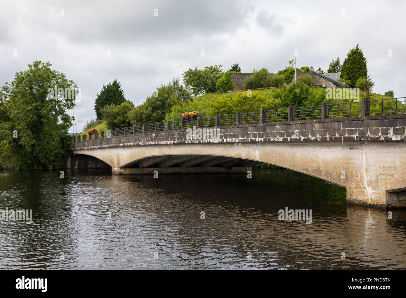 The Belleek Bridge that links Northern Ireland to the Republic of ...