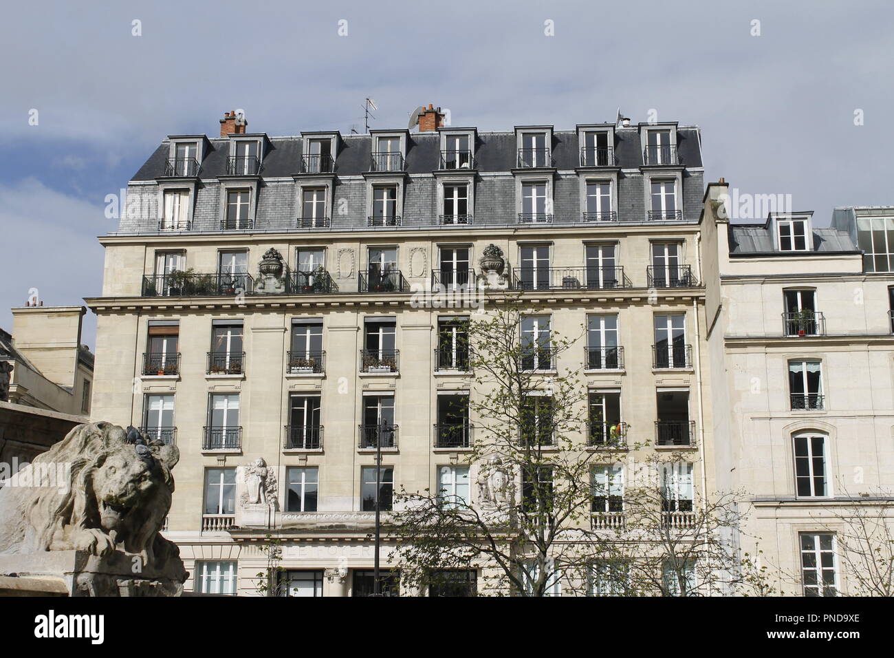 Traditional architecture, authentic french architectural in Paris Stock ...