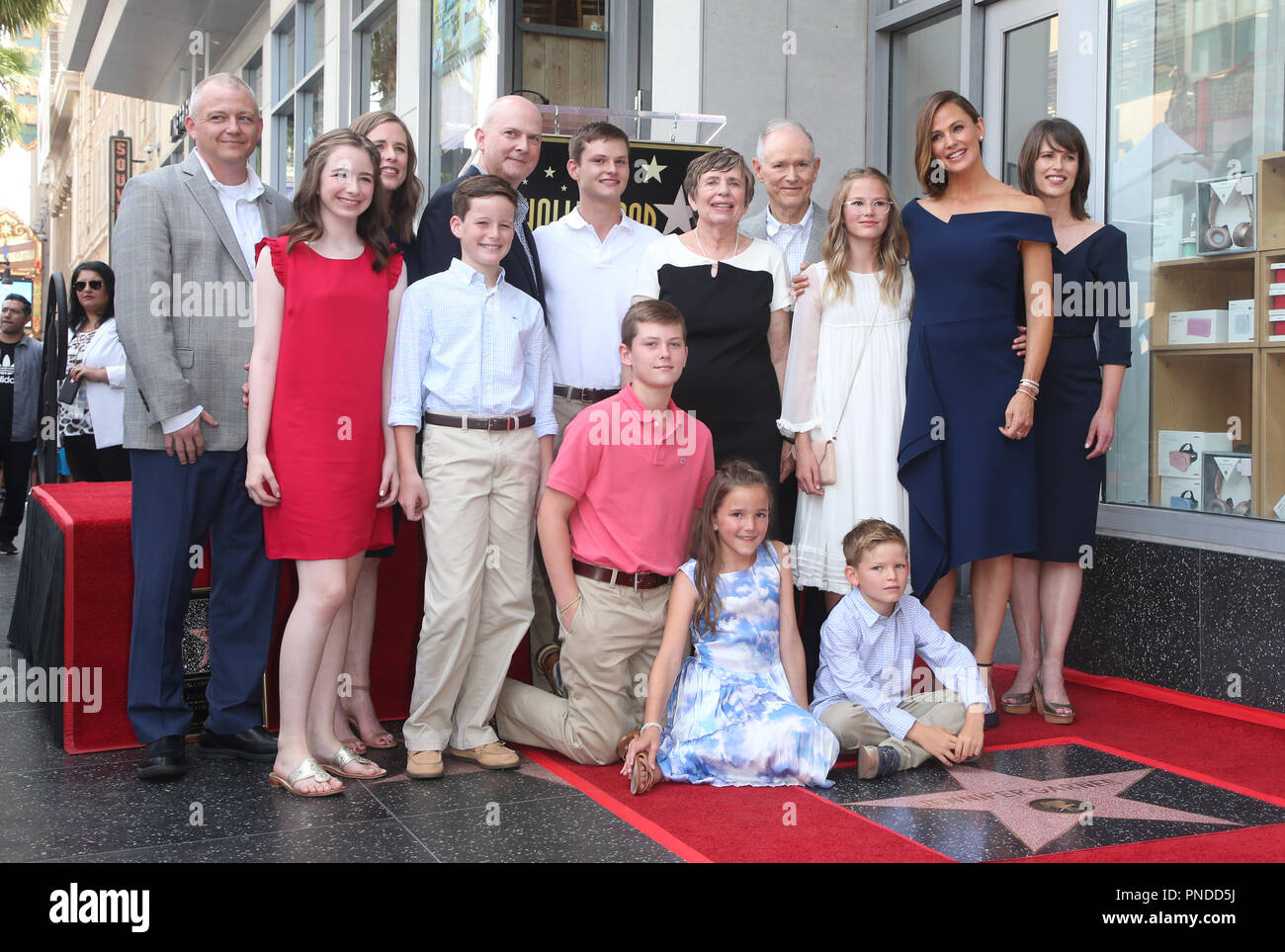 Jennifer Garner Honored With Star On The Hollywood Walk Of Fame ...