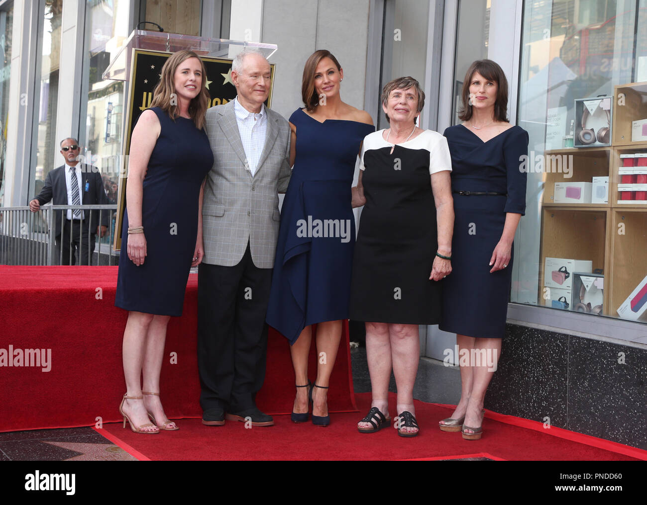 Jennifer Garner Honored With Star On The Hollywood Walk Of Fame ...