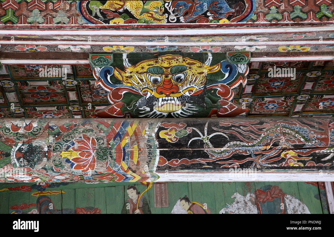 Old buddhist religious ceiling hi-res stock photography and images - Alamy