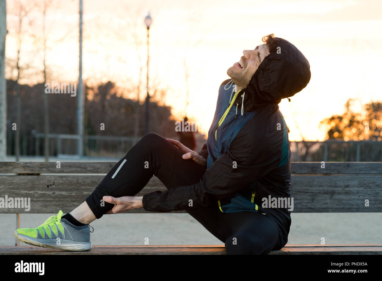 Muscle tear hi-res stock photography and images - Alamy