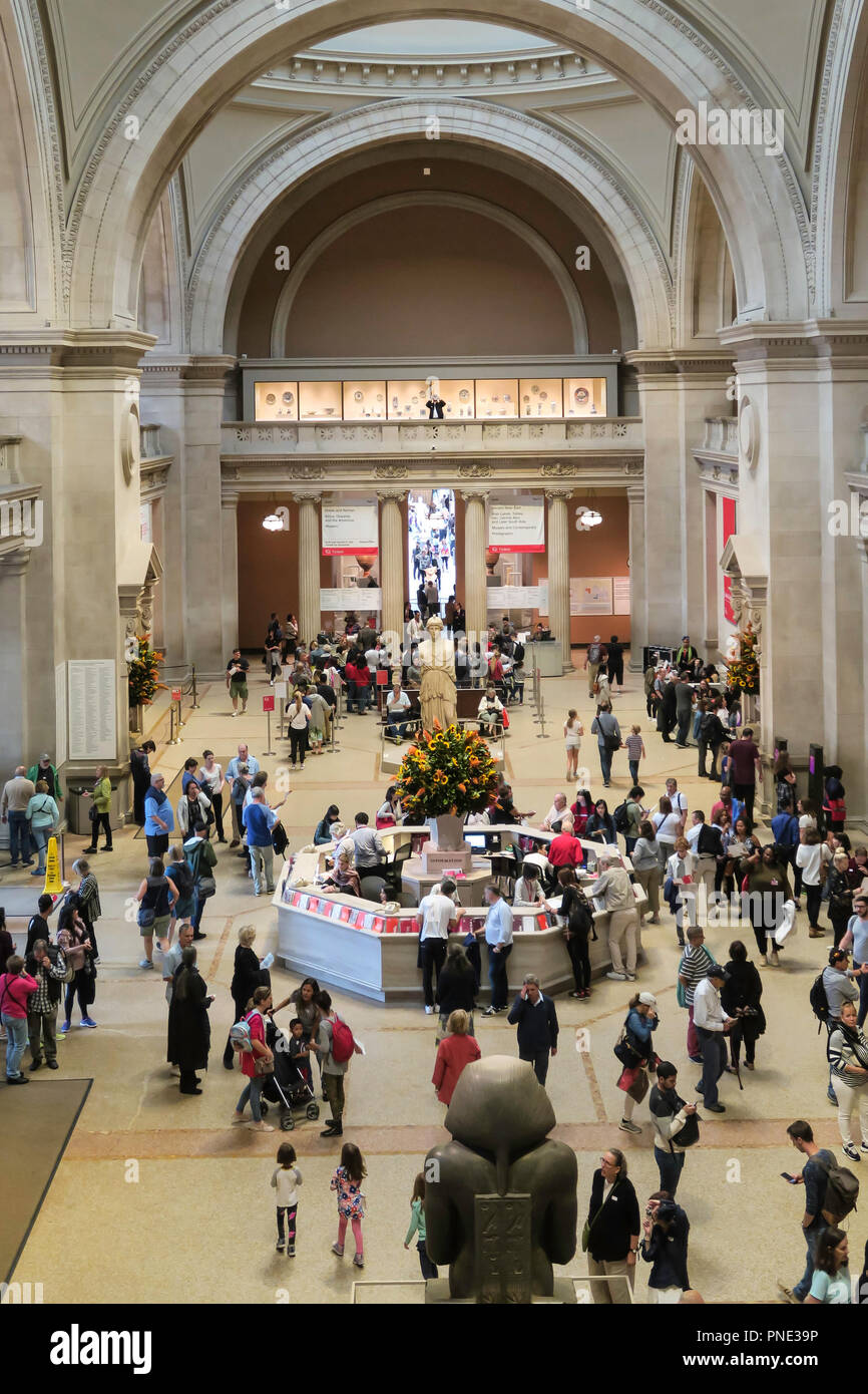 The Metropolitan Museum of Art, The Great Hall, NYC Stock Photo - Alamy