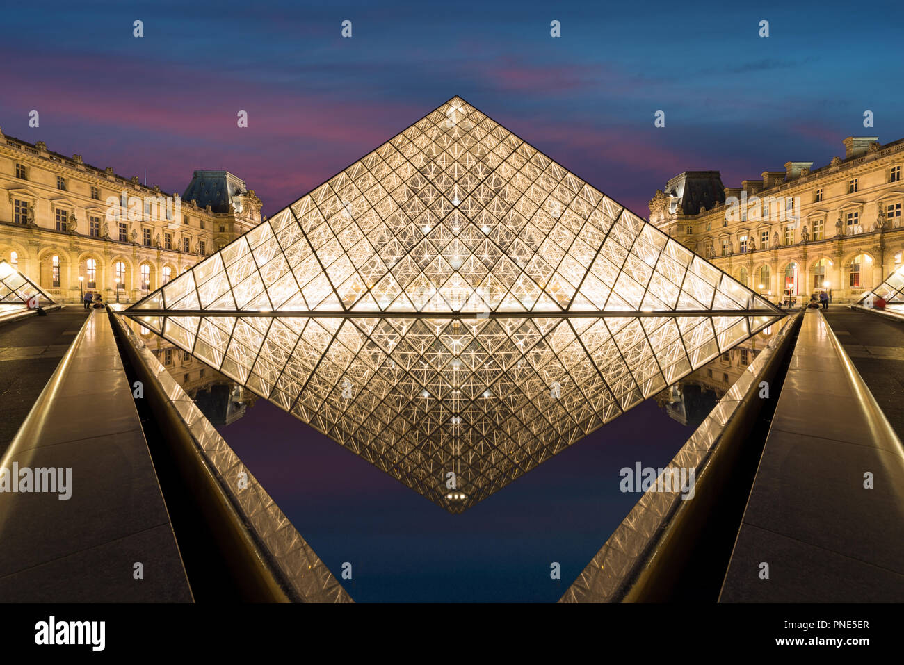 Louvre museum building hi-res stock photography and images - Alamy