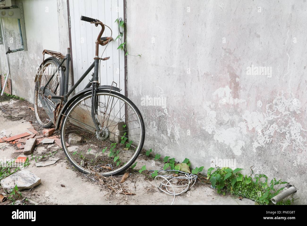 Broken Bicycle Lock High Resolution Stock Photography and Images - Alamy