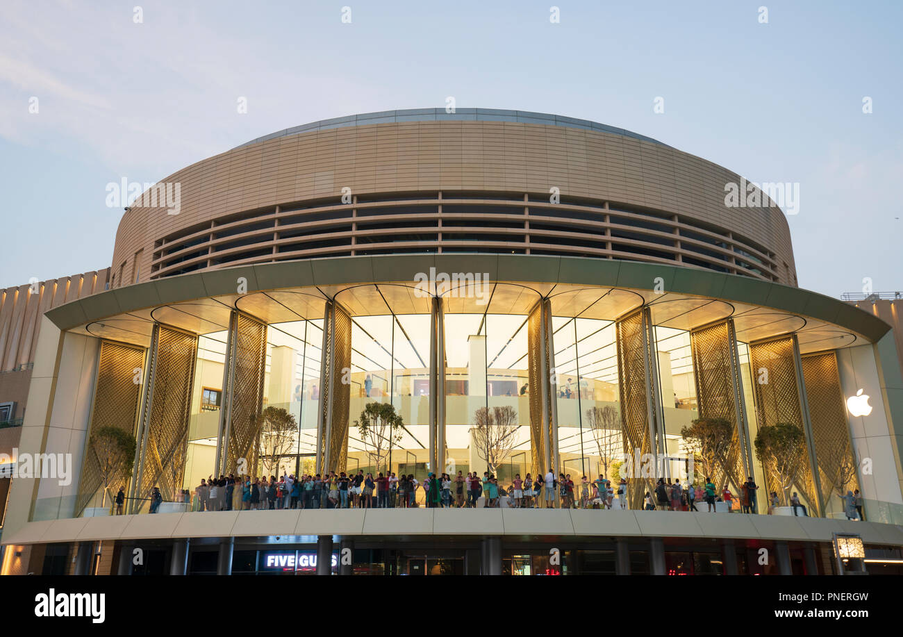 Exterior of the new Apple Store in the Dubai Mall in Dubai, United Arab ...