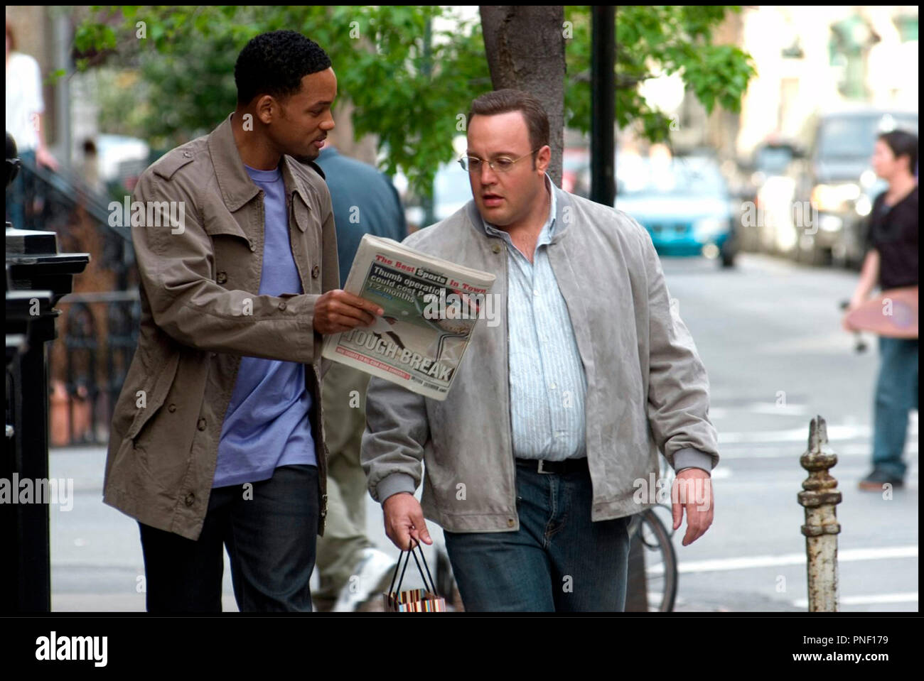 Will Smith Kevin James Hitch Stock Photos & Will Smith Kevin James ...