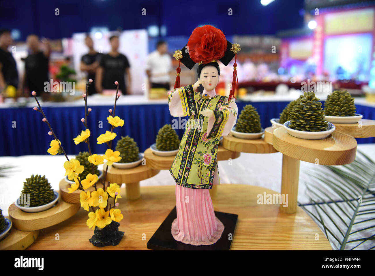 Huainan, Huainan, China. 21st Sep, 2018. Huainan, CHINA-More than 300 ...