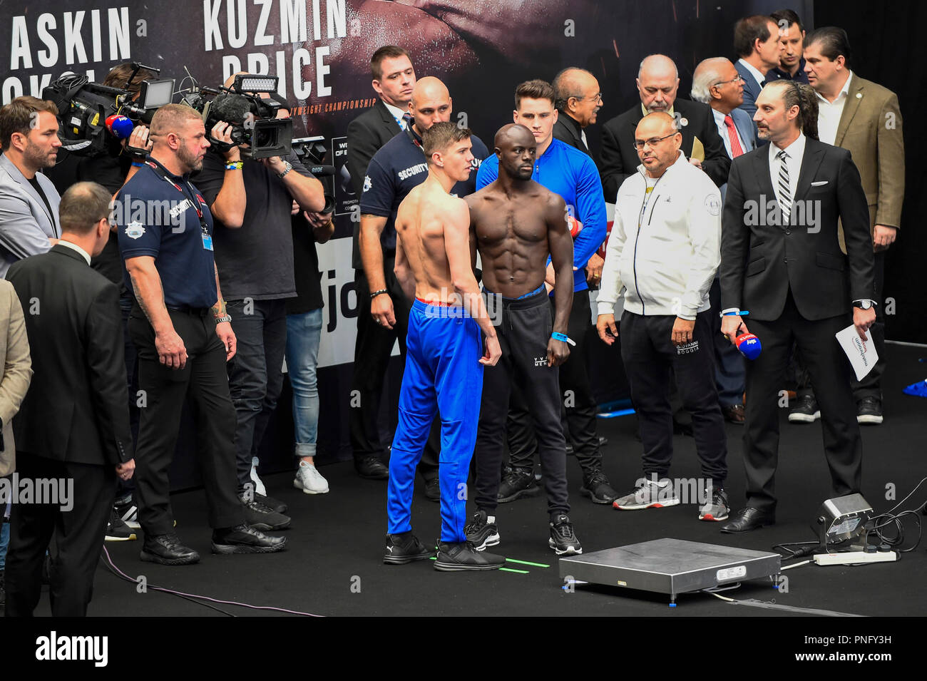 Boxing undercard wembley stadium hi-res stock photography and images ...