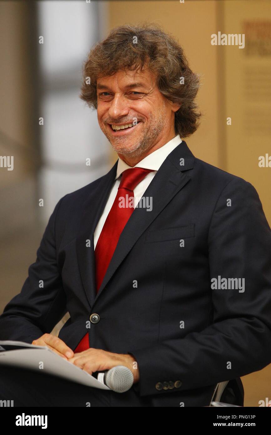 Museum caption archaeological hi-res stock photography and images - Alamy