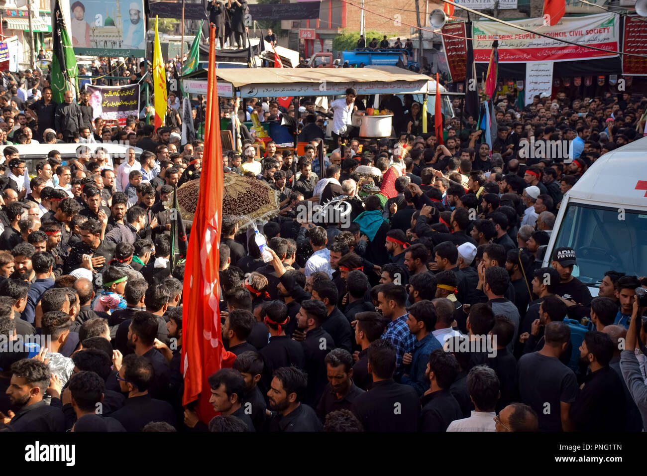 Srinagar, Jammu & Kashmir, India. 21st Sept 2018. India - Kashmiri Shia ...