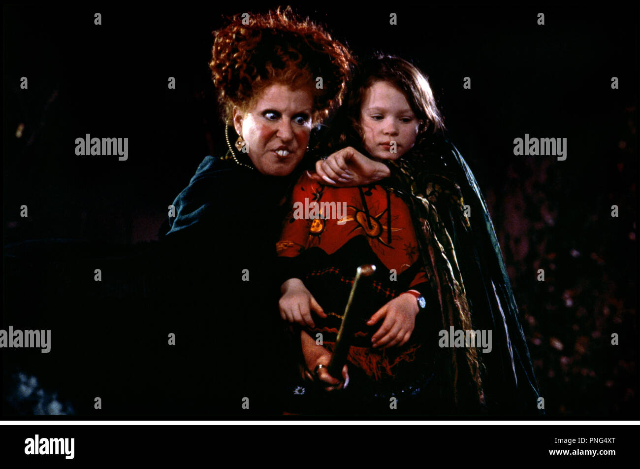 Bette Midler Hocus Pocus Stock Photos & Bette Midler Hocus Pocus Stock ...