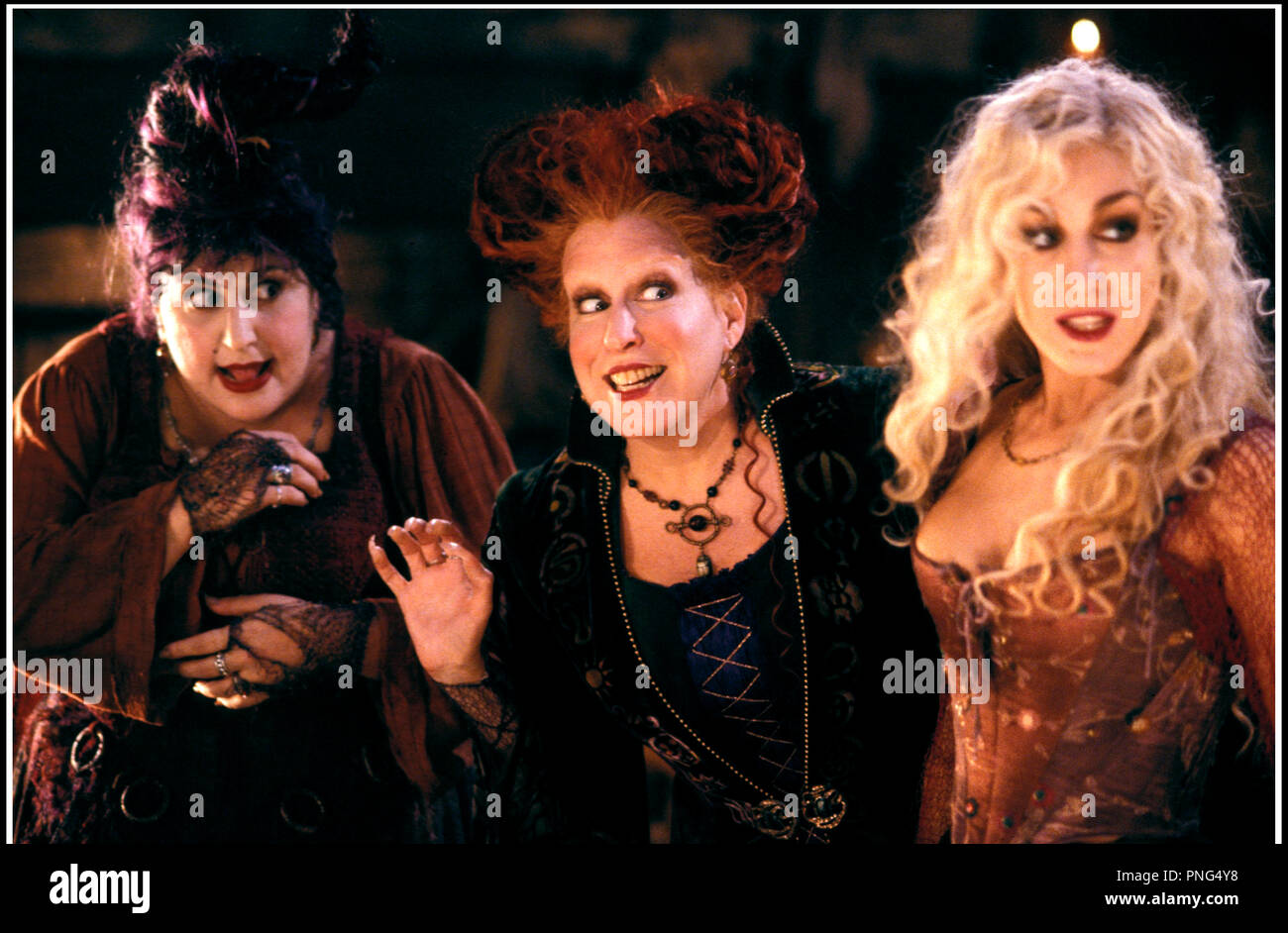 Bette Midler Hocus Pocus Stock Photos & Bette Midler Hocus Pocus Stock ...