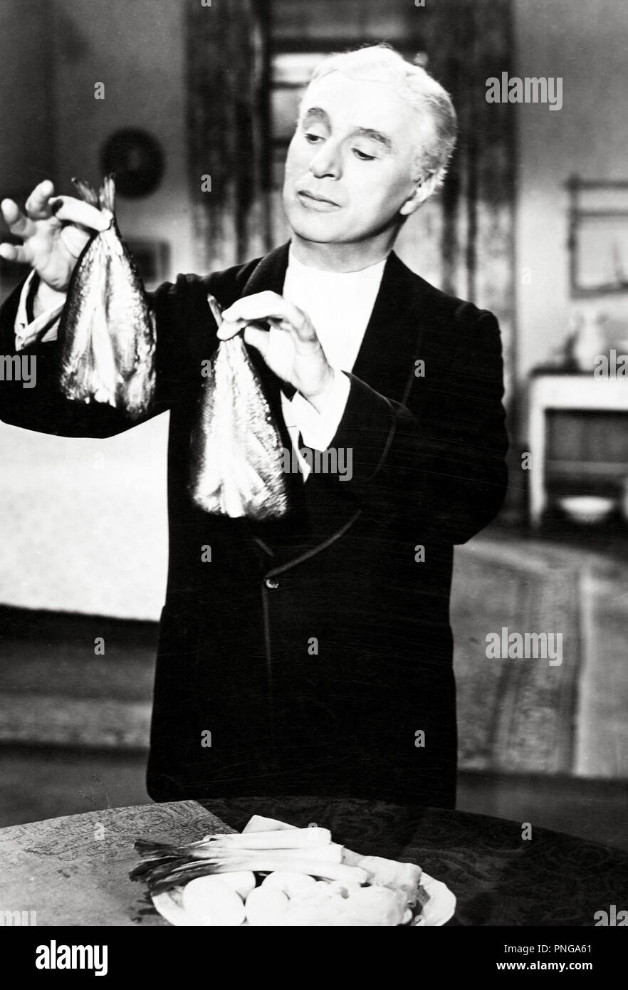 Charlie chaplin limelight 1952 hi-res stock photography and images - Alamy