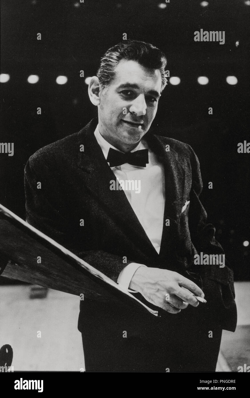 Leonard bernstein portrait hi-res stock photography and images - Alamy