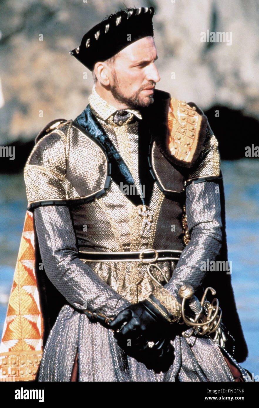 Christopher eccleston elizabeth 1998 hi-res stock photography and ...