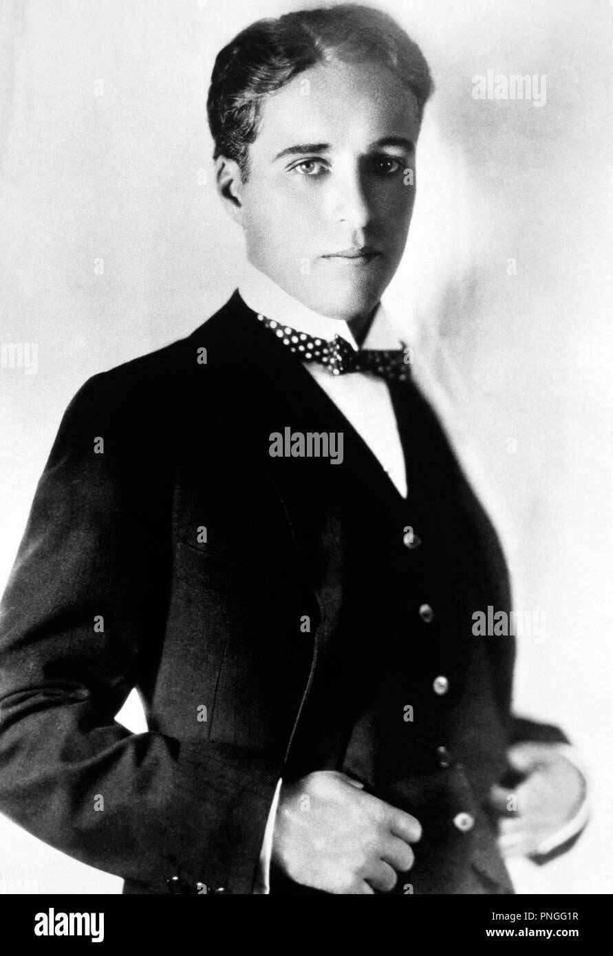 Charlie chaplin portrait hi-res stock photography and images - Alamy