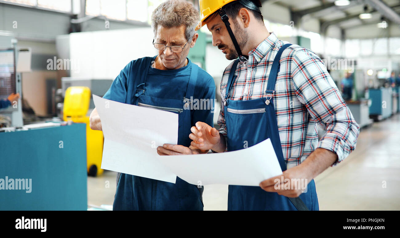 Engineering training team drill hi-res stock photography and images - Alamy