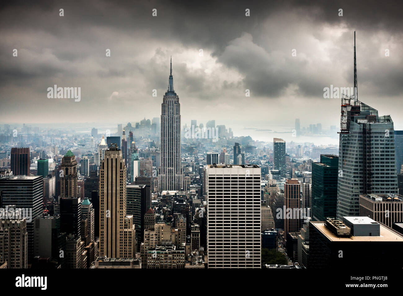 New York, USA. 05th October, 2008. View of city and the Empire State ...