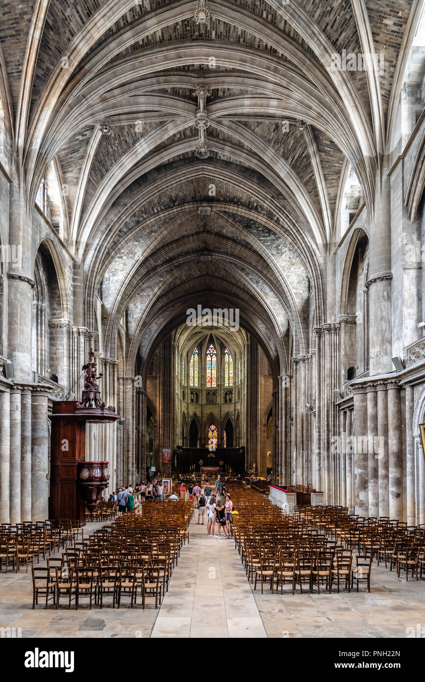 Facade bordeaux cathedral hi-res stock photography and images - Alamy