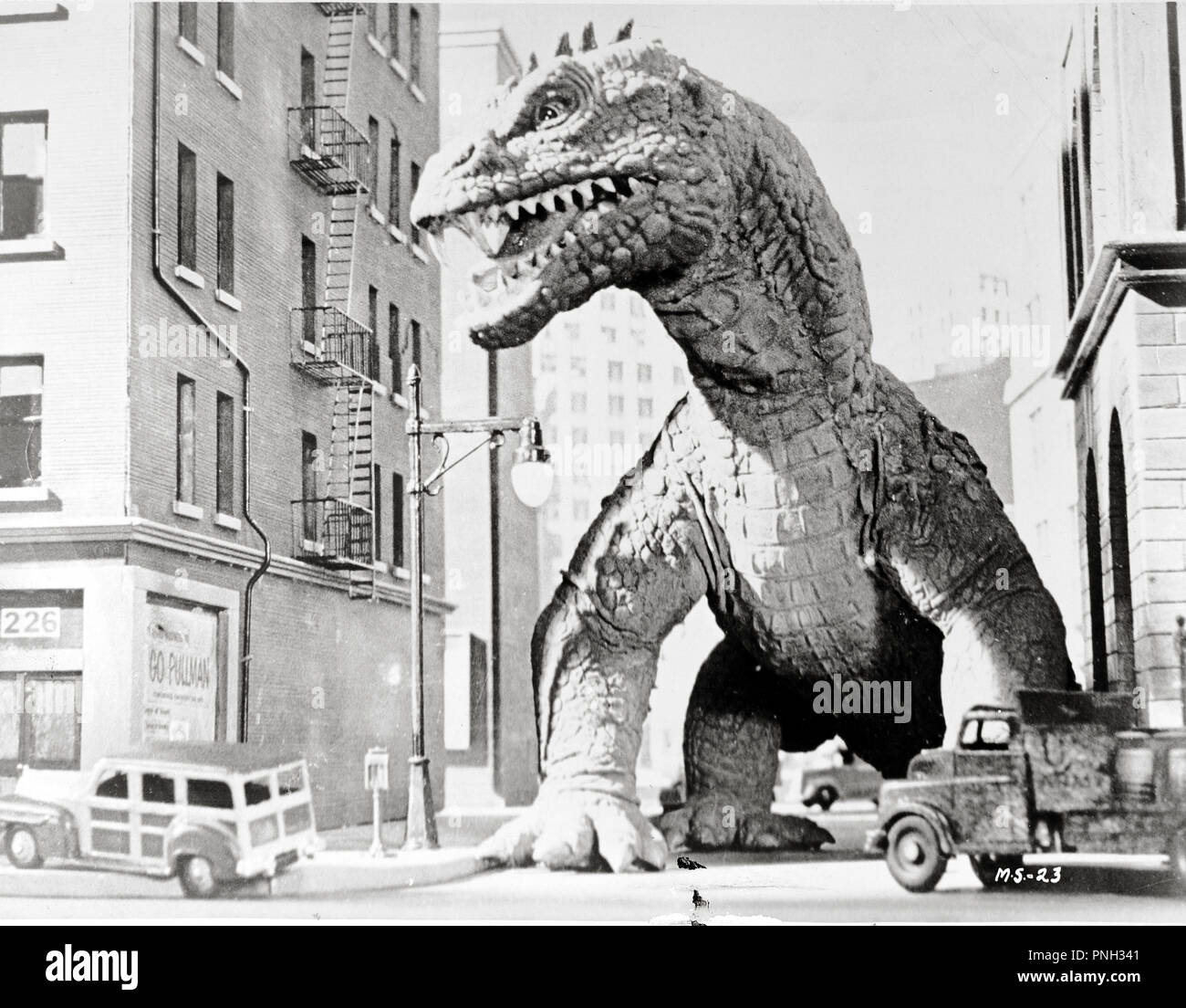 La Bête De 20 000 Brasses Remake