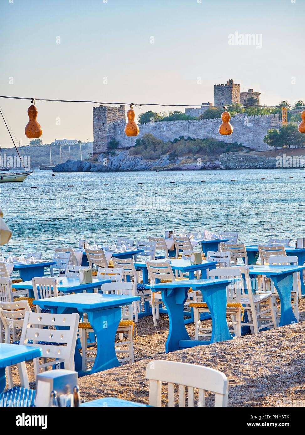 Chair of saint peter hi-res stock photography and images - Alamy