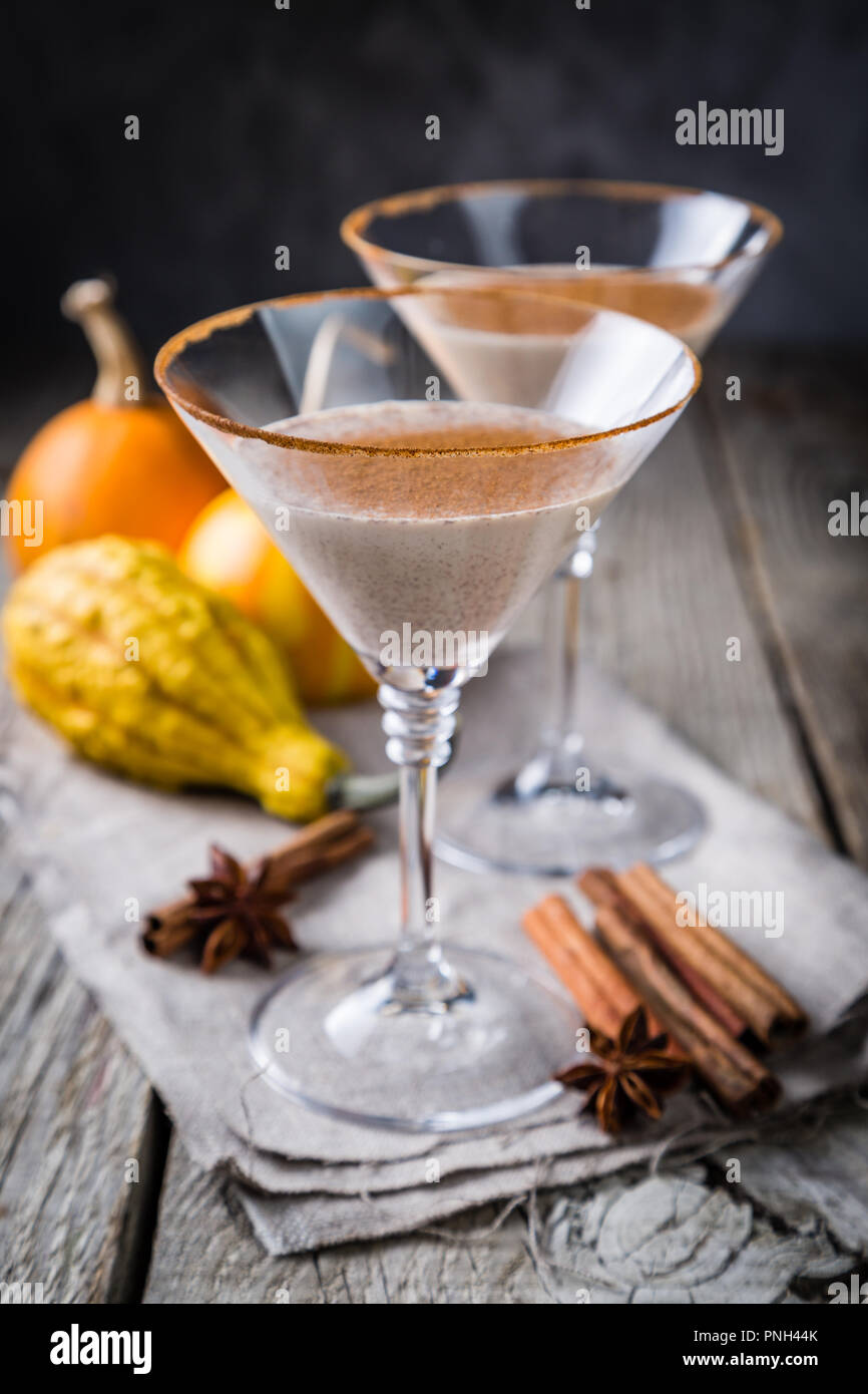 Autumn martini cinnamon cocktail Stock Photo - Alamy