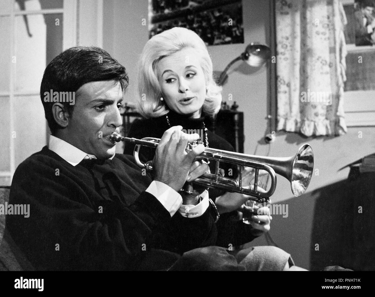 Original film title: PISO DE SOLTERO. English title: PISO DE SOLTERO ...