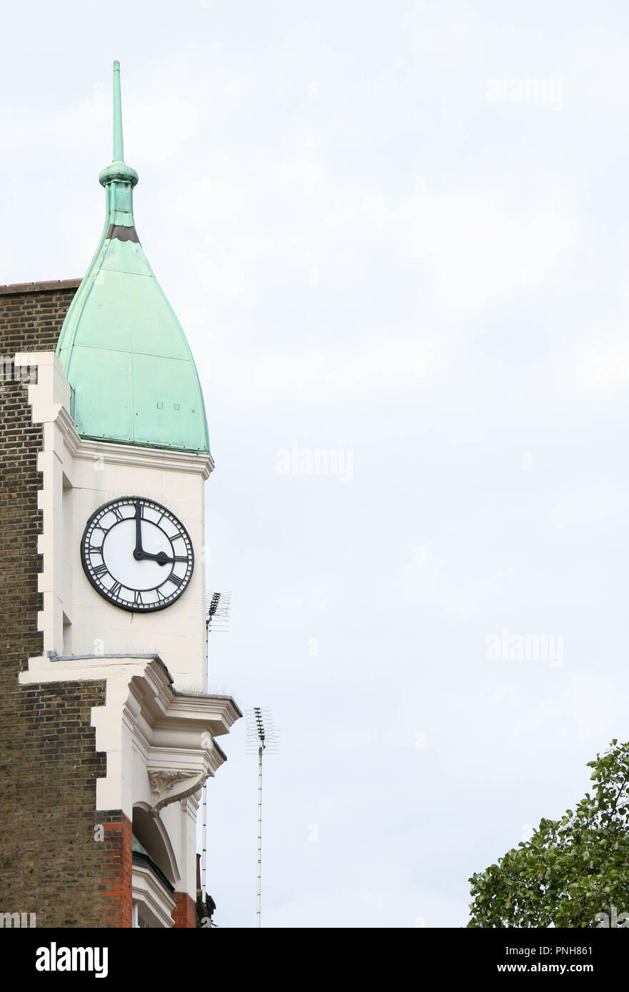 Clock 3 o'clock hi-res stock photography and images - Alamy